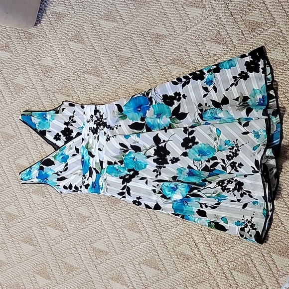 dressbarn | Dresses | Dressbarn Flower Midi Dress | Poshmark